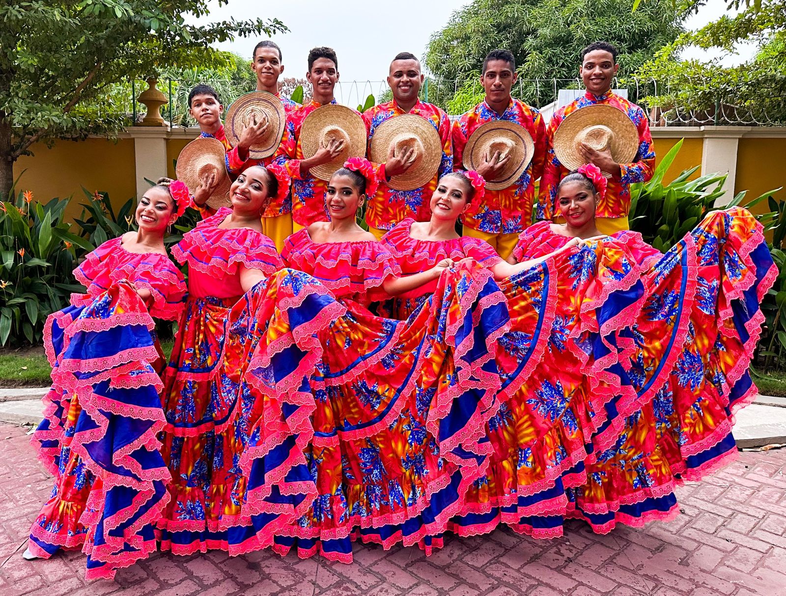 Festival Regional de la Danza del Porro Negro y del Sancocho le ponen ...