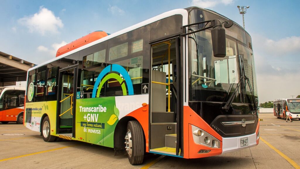 Transcaribe presentó el nuevo Ecobús Piloto en Cartagena