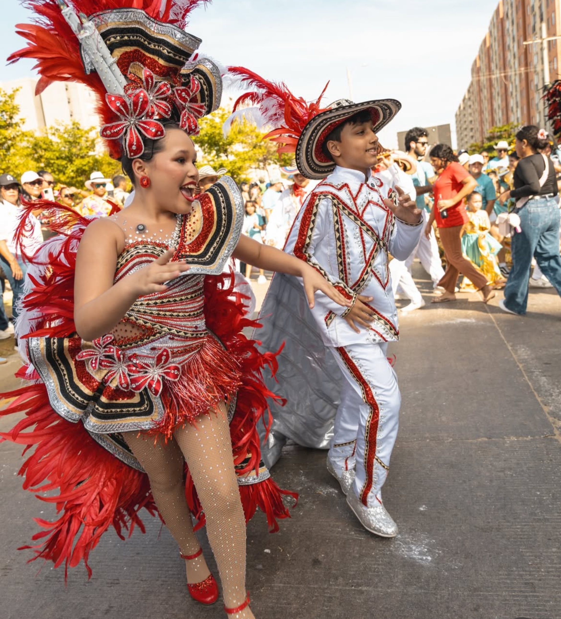 Herederos del Patrimonio llenaron de tradición y color el Desfile ...